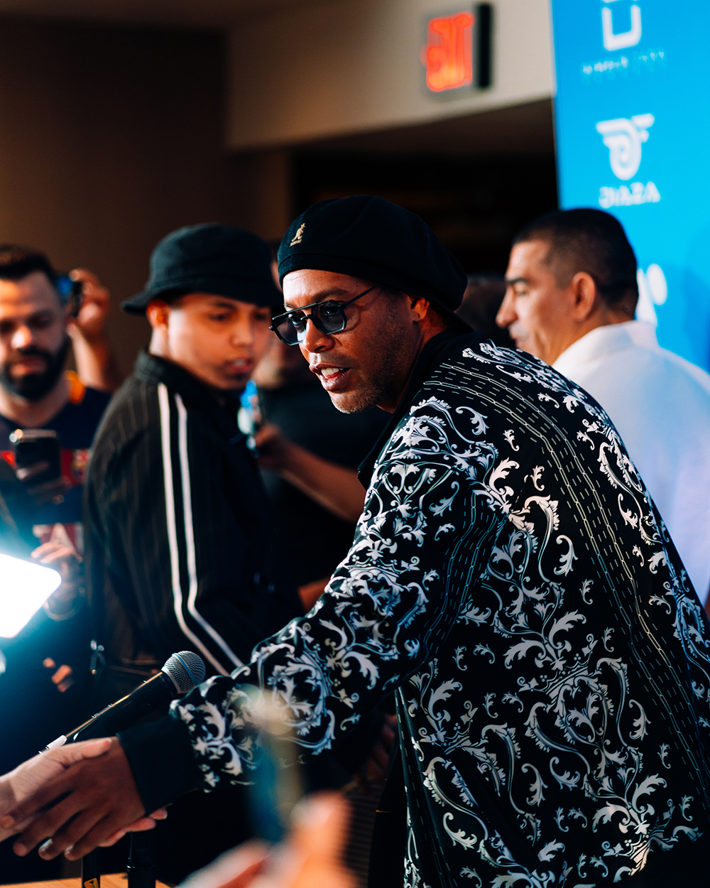 Blessd celebra la música y el deporte para el lanzamiento de su nuevo ...