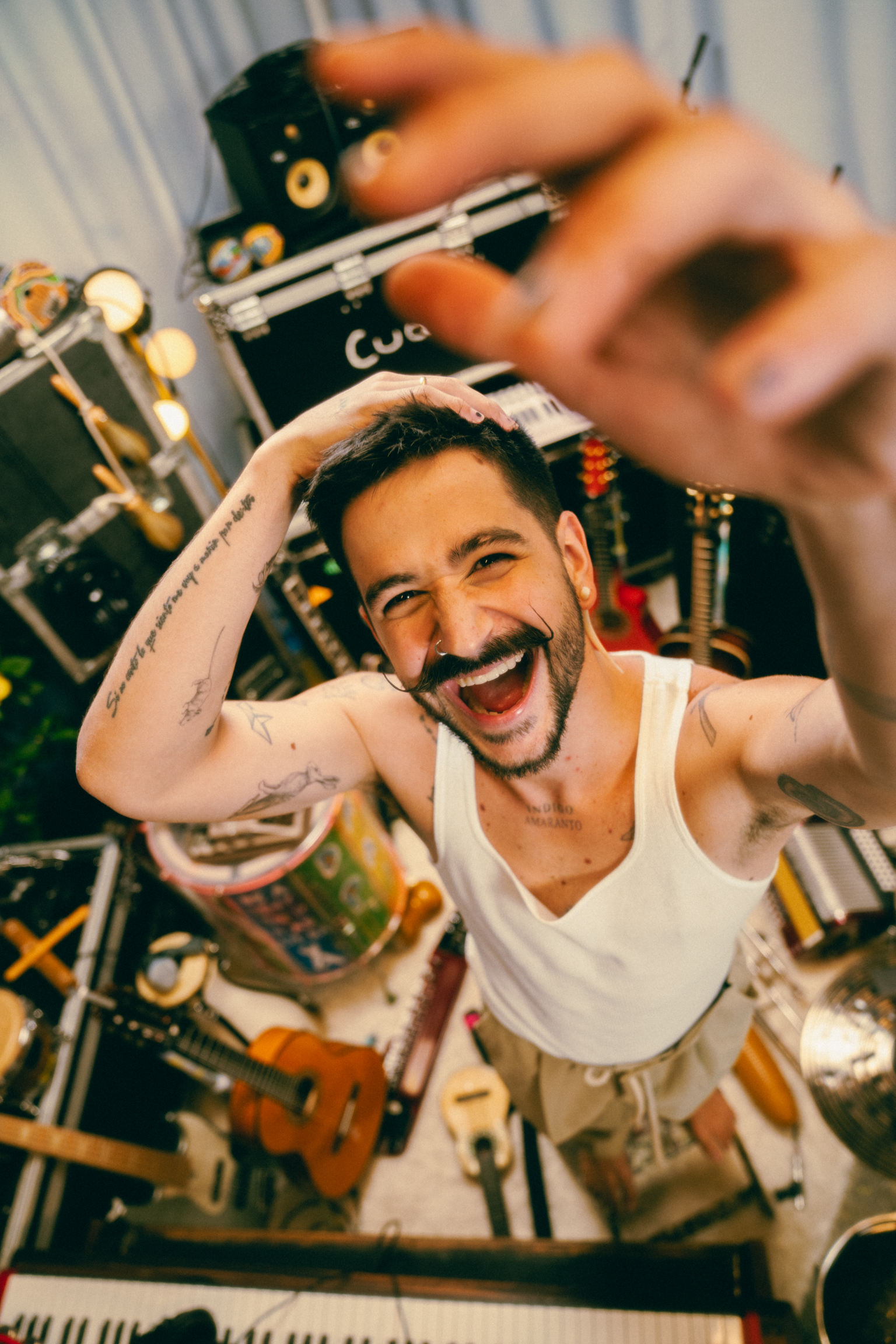 Camilo Nos Demuestra Una Nueva Faceta Artística con su Nuevo Álbum ...
