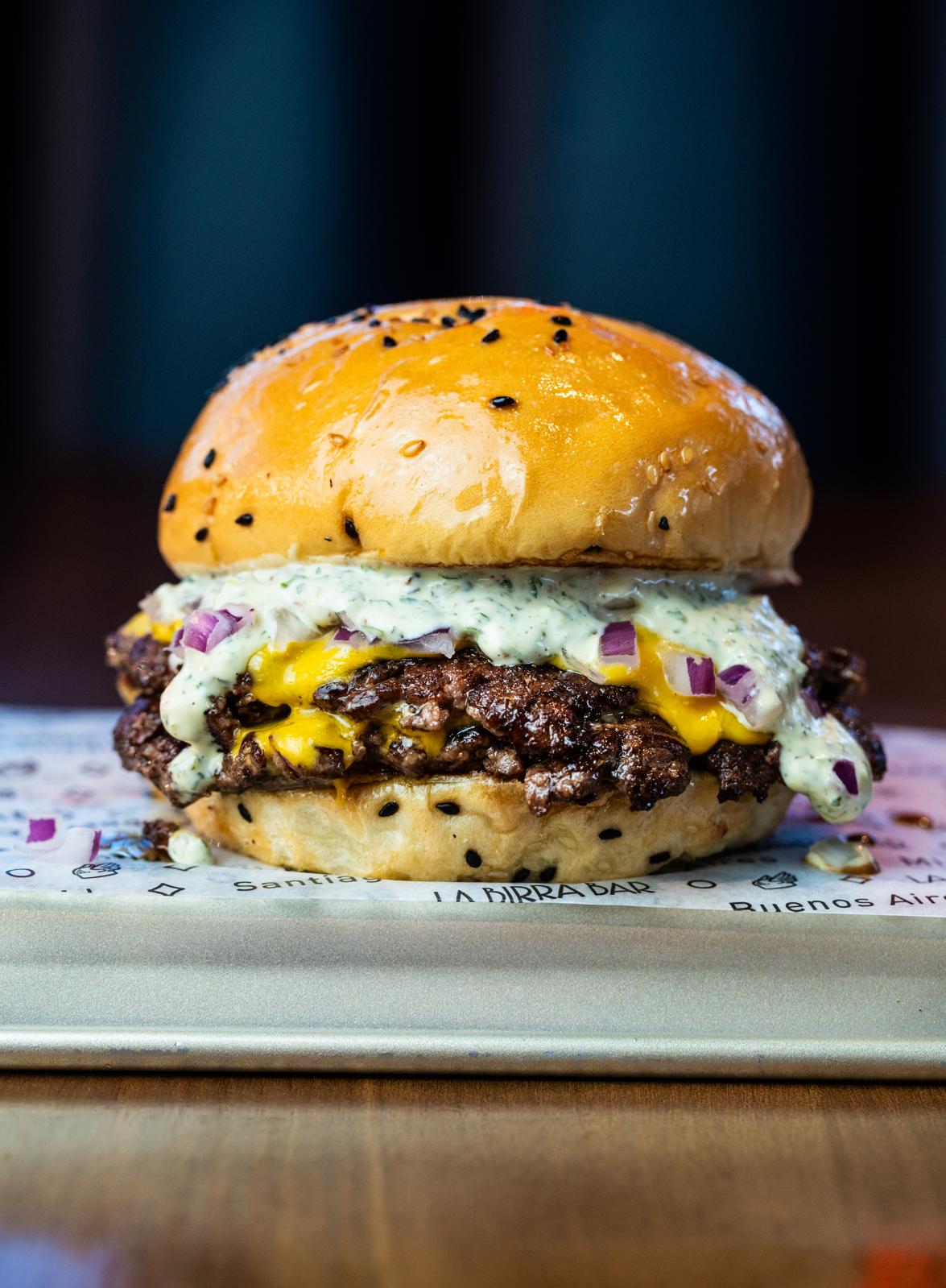 La Birra Bar: La Hamburguesa Ganadora del SOBEWFF que Debes Probar en ...