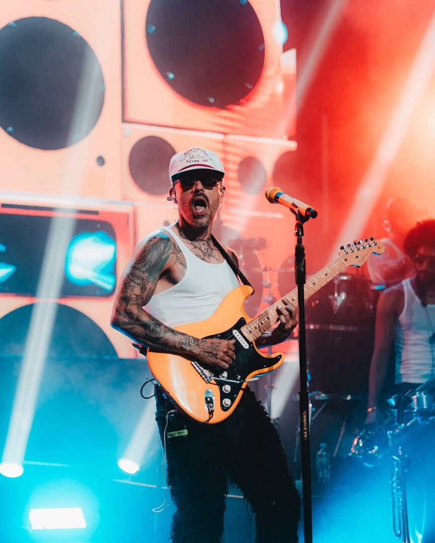 Mike Bahía llega a Miami con su tour “Surf ‘N Salsa” este 19 de abril ...